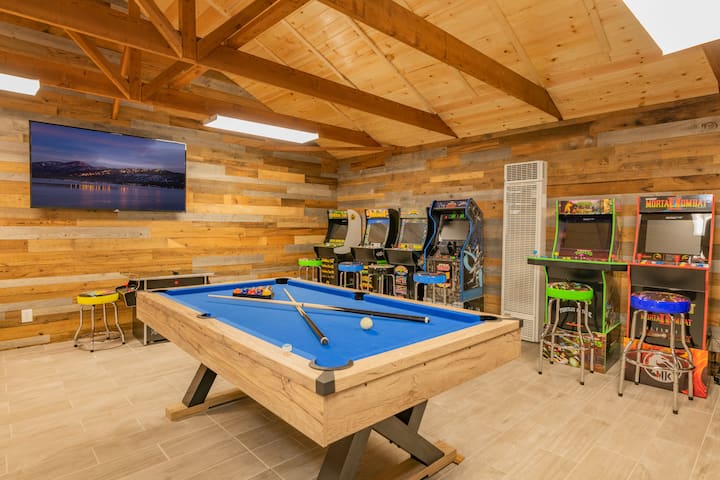 Hot Tub Retreat Close To Slopes & Village, Hot Tub - Big Bear Lake, CA