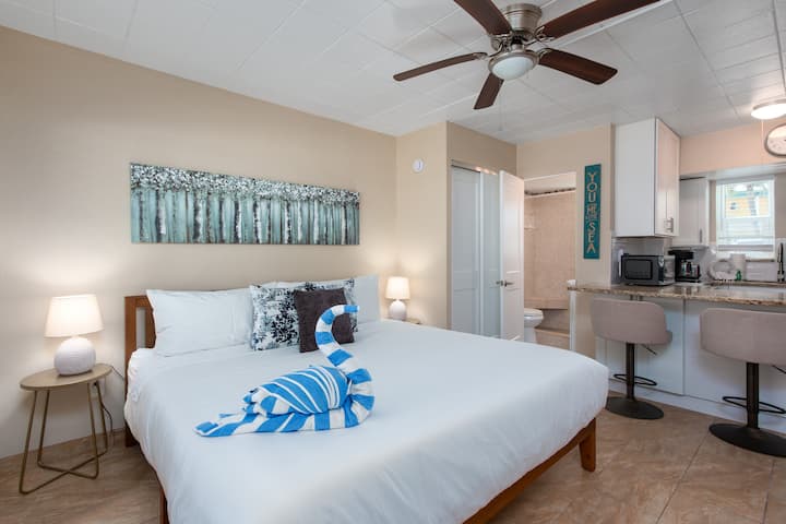 Cozy Studio W/ Heated Pool In Treasure Island Tt18 - Treasure Island, FL