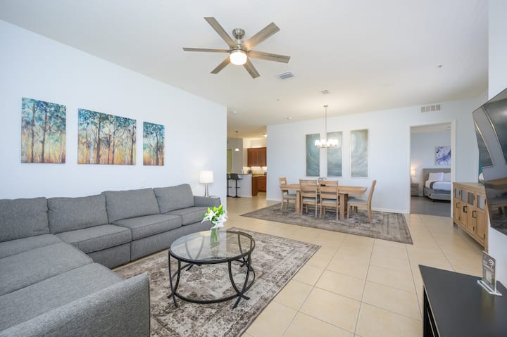 Beautiful Lakeview Vacation Condo, Vista Cay 1016 - Windermere