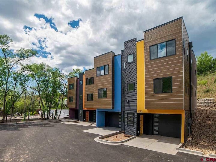 Brand New End Unit Townhome - 2 Miles To Downtown - Durango, CO