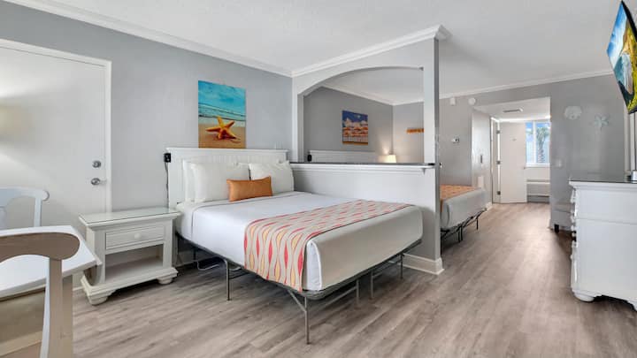 Pelican Pointe Condo / Hotel Unidad # 216 ¡Eficiencia Asequible En El Corazón De Clearwater Beach! - Clearwater Beach, FL