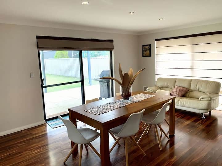 Wagon Holiday Home - Broadwater