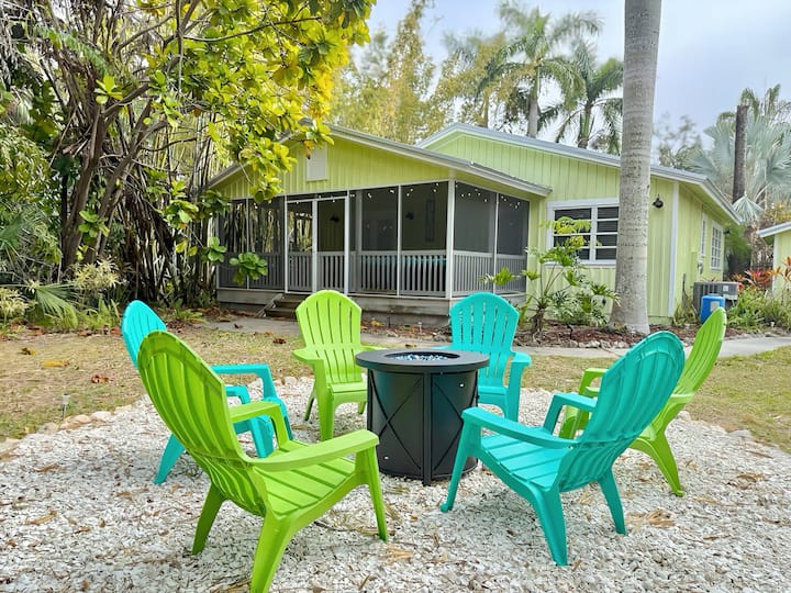 The Bamboo Grove: Your Sarasota Sanctuary - Sarasota, FL