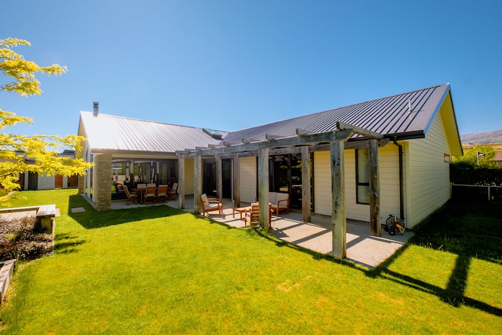 Roys Bay Lodge - Wanaka Holiday Home - Wanaka