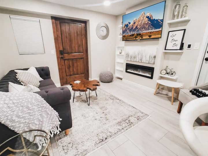Outdoor Enthusiasts Enjoy Mountains & Cozy Retreat - Sandy, UT