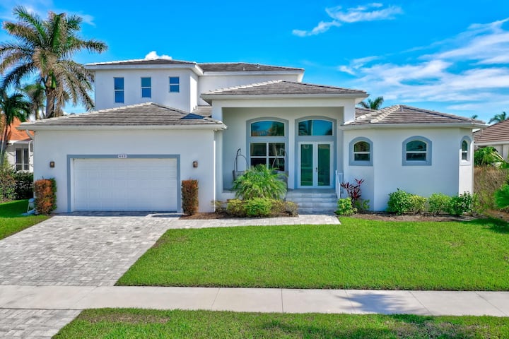 2017 Waterfront Home W/ Pool/spa/two Main Suites - Marco Island, FL