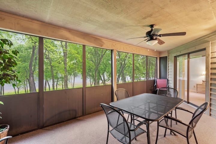 2 Bed, 2 Bath With Screened Lake View Patio! - Branson, MO