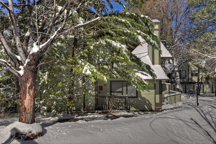 Snow Summit Chalet By Destination Big Bear : Next Door To Snow Summit For Easy Access To Skiing, Snowboarding And Tubing! - ビッグ・ベアー・レイク, CA