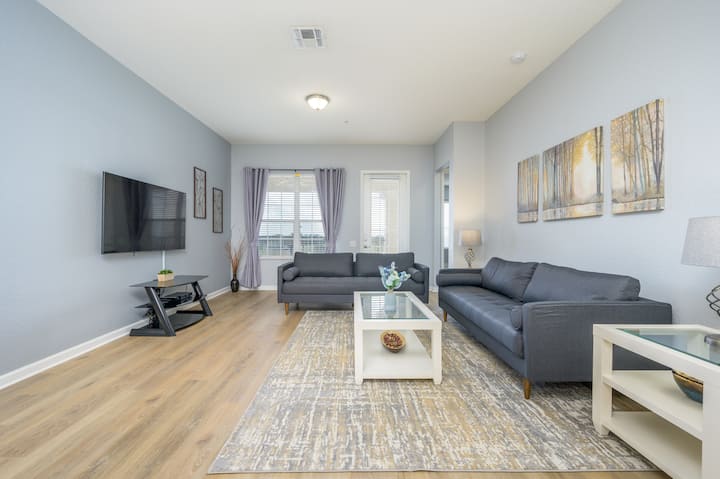 Epic Universe Lakeview Condo, Vista Cay - 1017 - Orlando, FL