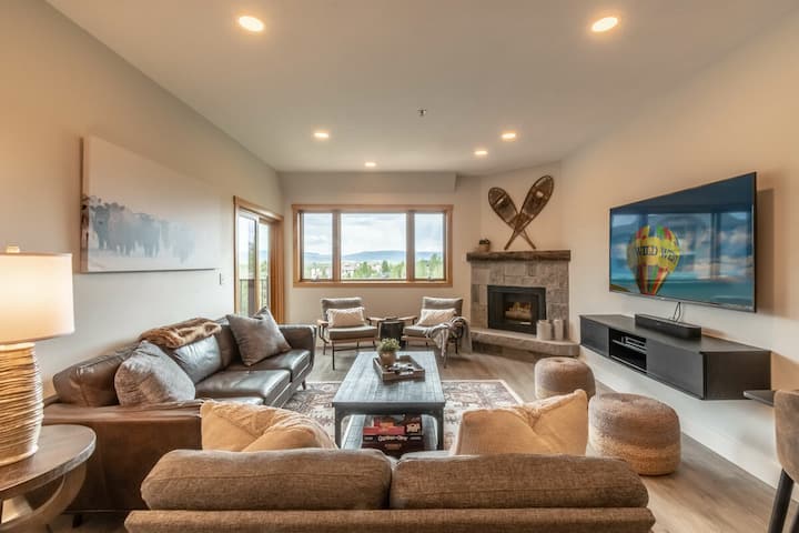 Snowflower 311 | Ski In Ski Out | Hot Tub - Steamboat Springs, CO