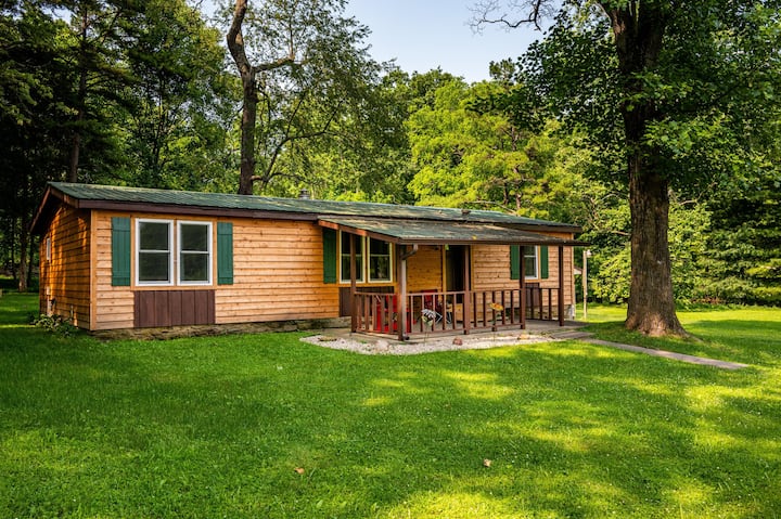 Gimme A Break Log Cabin - Nashville, IN