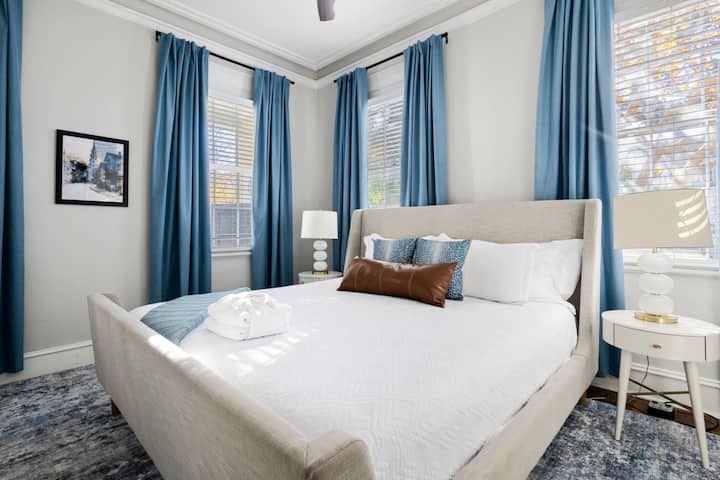 Suite Retreat On Coming Street ~ Walk Everywhere! - Charleston, SC