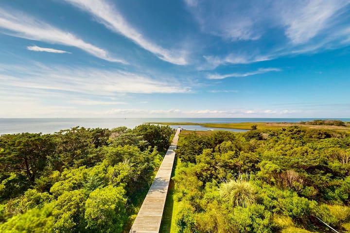 Beautiful 7br Soundview | Hot Tub | Dock | Deck - Frisco, NC