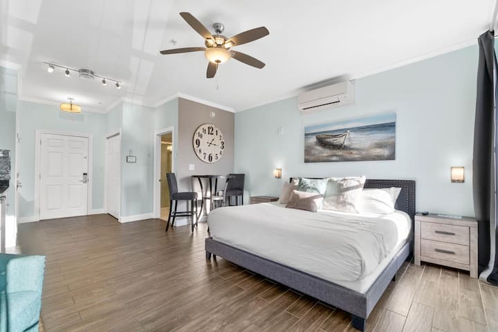 "The Ashton On 30a" #282 Studio Sleeps 2 - Camp Helen State Park, Panama City Beach