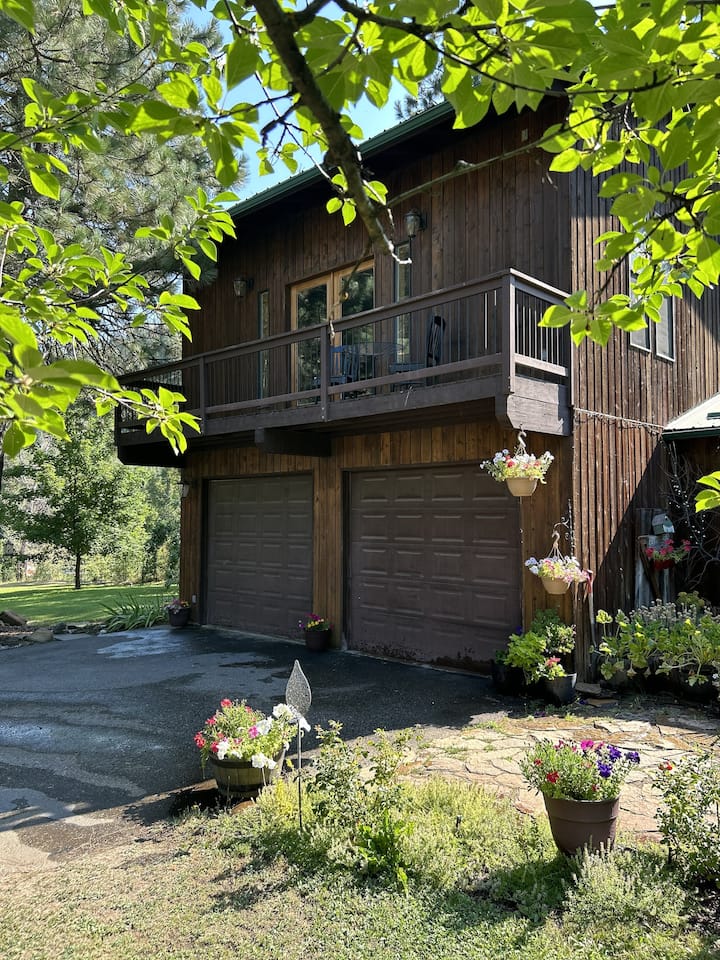 Freund Trail Access & Cozy Leavenworth Lodging - Cashmere, WA