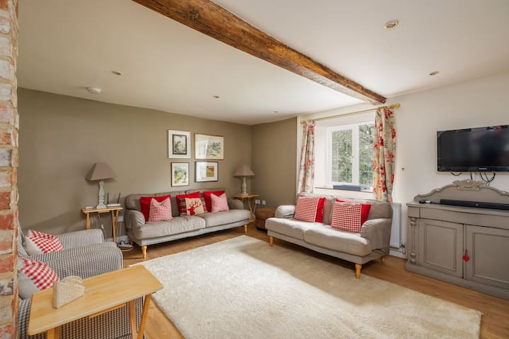 18th Century Cottage In Dorset Countryside - Wimborne Minster