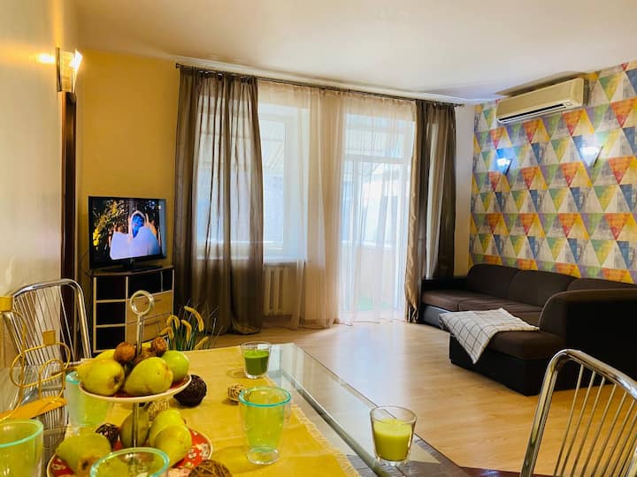 Two-bedroom Apartment - 20 S.rustaveli (Not Far From Kreshchatyk) - Ucraina