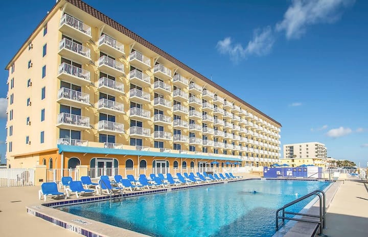 Casa Del Mar Beach Resort- 2 Bedroom 1 Bath Ocean - Ormond Beach, FL