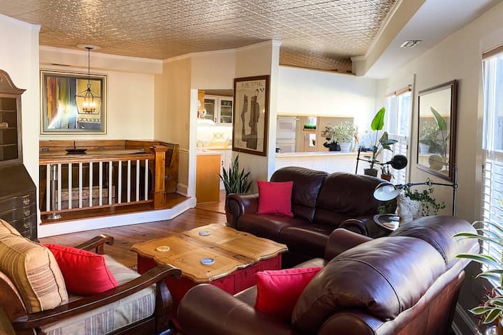 Walk To Usna, Main St W Parking Historic Wisteria - Annapolis, MD