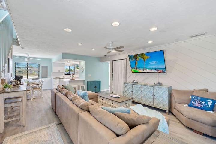 Dog Friendly, Large Heated Pool, Beautiful - Fort Myers Beach, FL