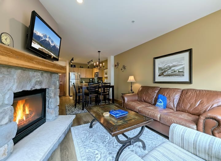 Walk-to-gondola Condo With Hot Tub, Mountain Views - Keystone, CO