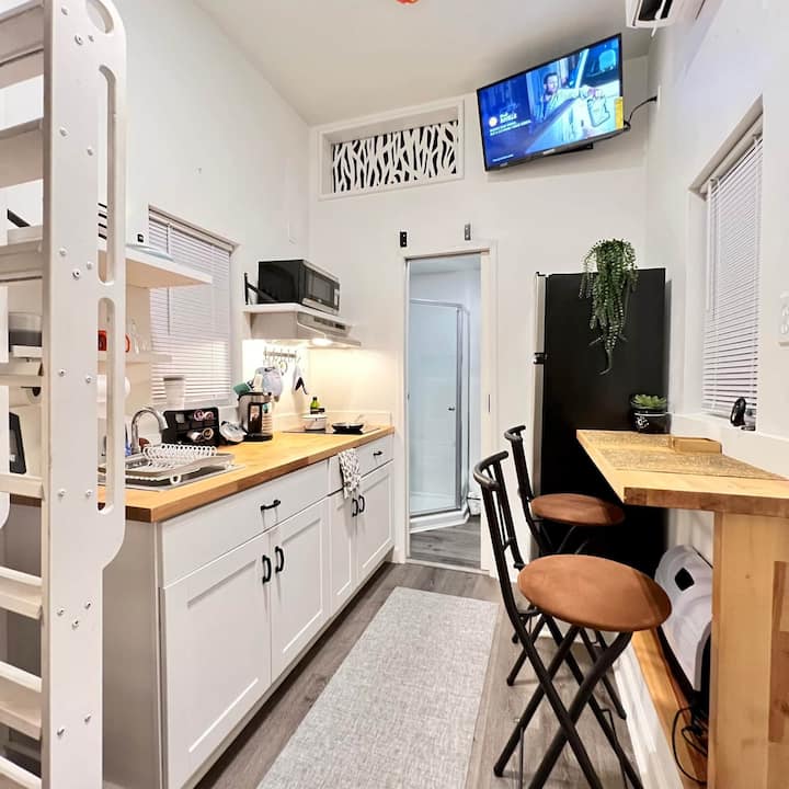 Tiny Home Private, Students, Nurses, Tech - Deer Park, NY