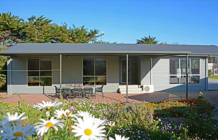 Oceans 5—serene Sanctuary, Walk To Beach & Cafés - Middleton