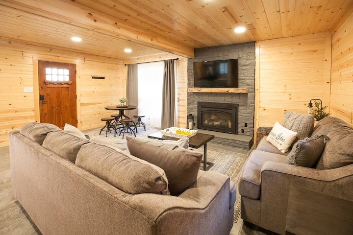 Peek Of Donner Lake - Walk To Beach - Truckee, CA