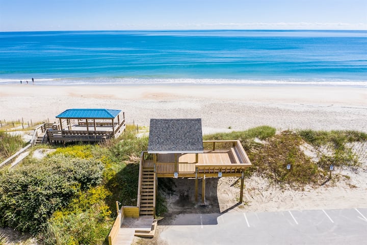 The Bungalows E- Beachfront - Dog Friendly - Gazeb - Surf City, NC