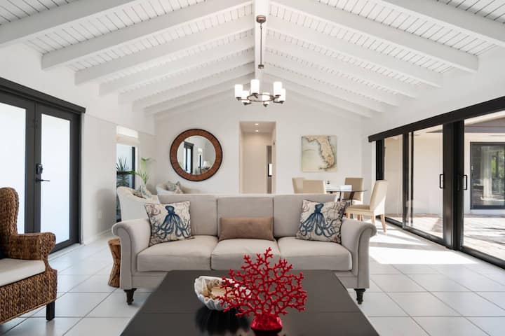 Waterfront Home W/all Day Sun! Direct Gulf Access - Marco Island, FL