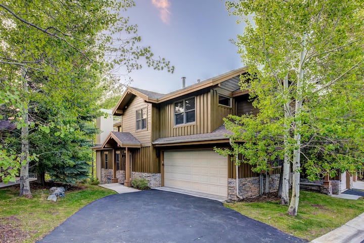 Cozy Condo W/ Private Hot Tub Near Shuttle Stop! S - Park City, UT