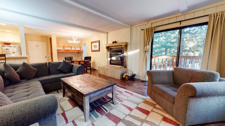 Summit 49 Corner Unit, Walk To Eagle Lodge - Mammoth Lakes, CA