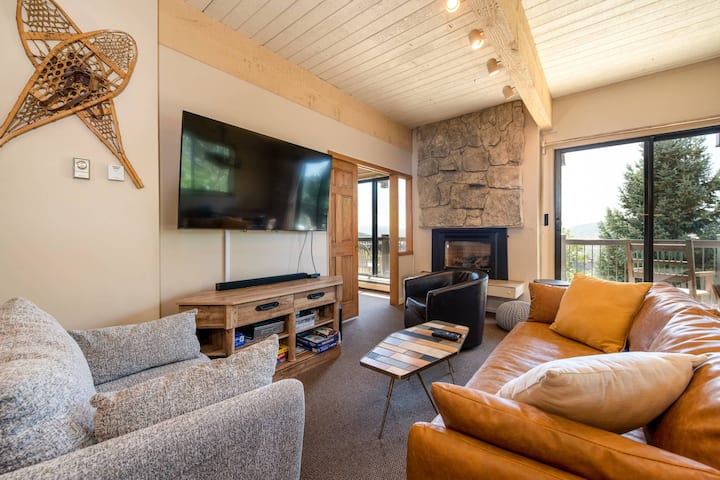 Soak Up This Long Weekend By The Pool! Great Labor Day Rates - Colorado
