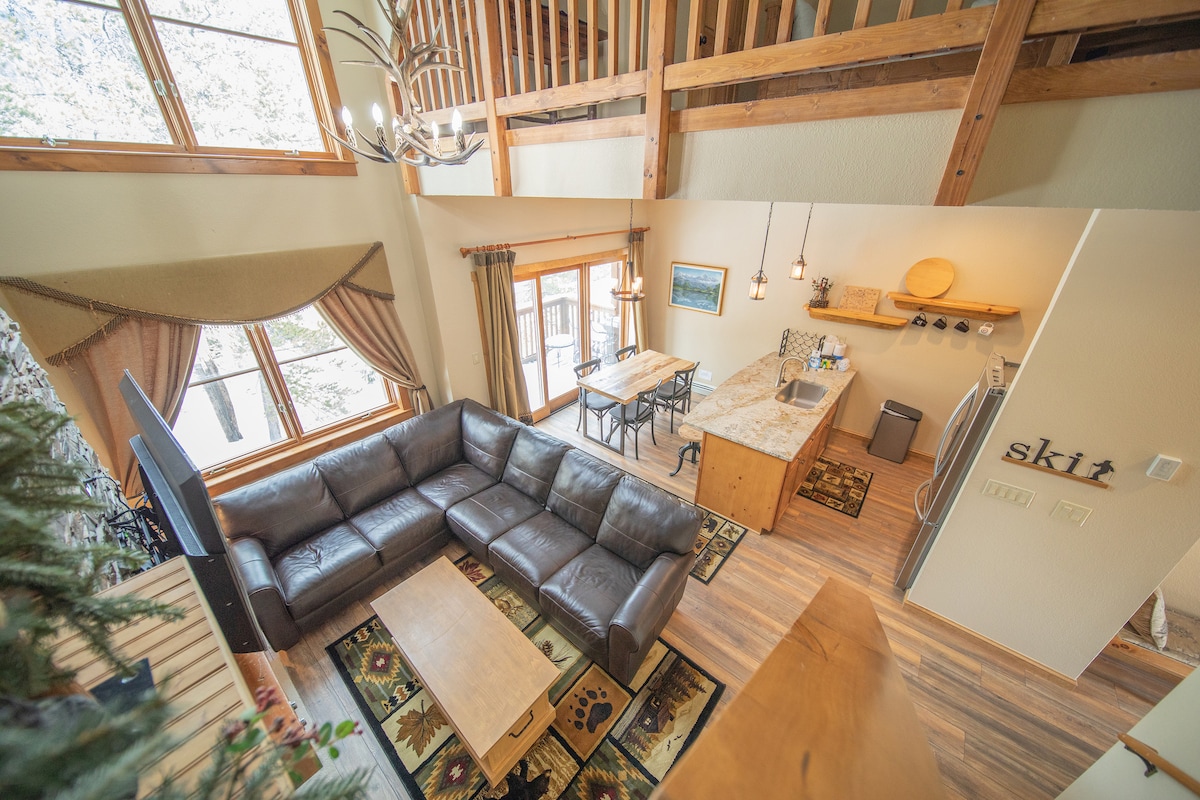 Rustic & Cozy Cabin that's Ideal for Summertime! - Townhouses for Rent ...