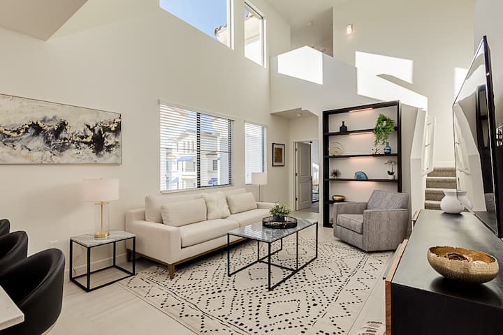 Penthouse Two Story Resort Condo In Ocotillo! Waterviews At The Cays! - Chandler, AZ