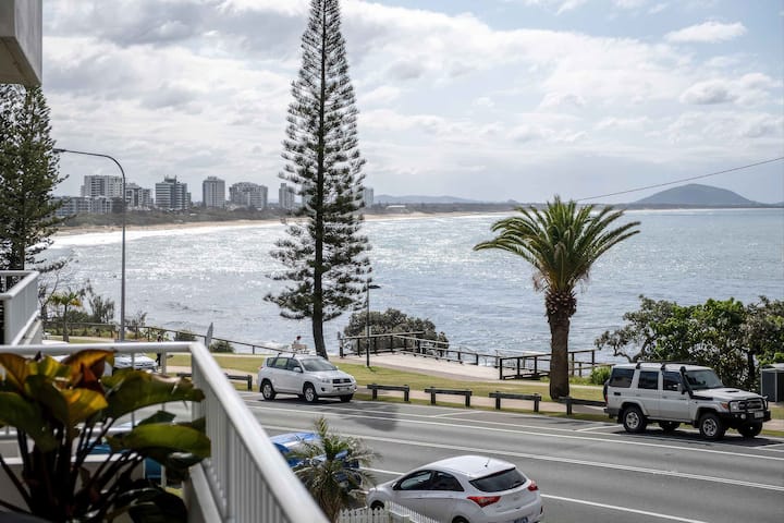 Alex Hillside 2bd Retreat - Steps To The Beach - Alexandra Headland