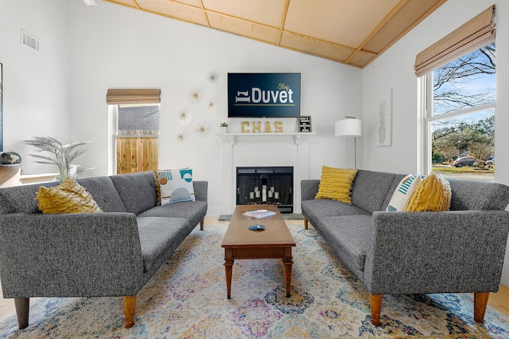 Chic Coastal | Dog Friendly Home With Fenced Yard - Mount Pleasant