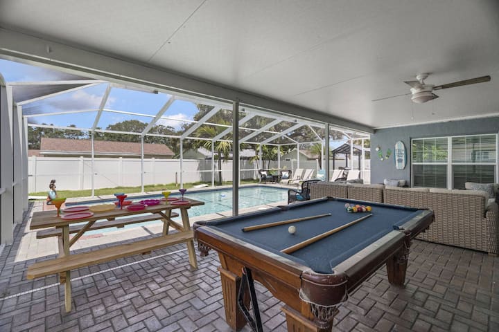 Quiet, Centrally Located Home W/ Heated Pool, Gas Grill & Private Backyard - Poolside Paradise - Tampa Bay, FL