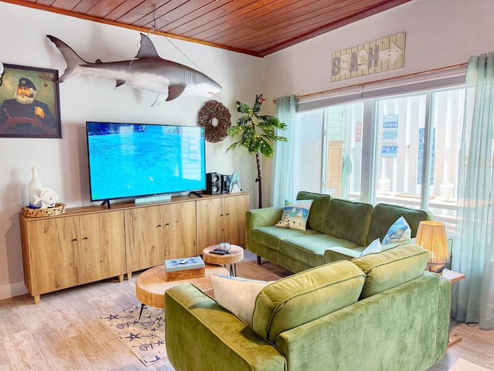 Gulf Side Florida Charm 1/1 Condo 60 Steps To Sand - Indian Shores, FL