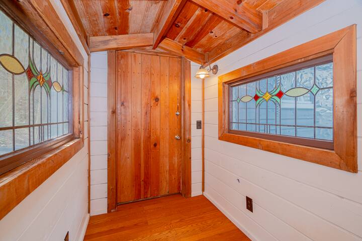 River Prop · River Prop · Spacious Rustic River Cabin 5 BR & 3.5 Bath w ...