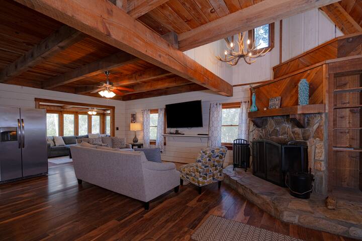 River Prop · River Prop · Spacious Rustic River Cabin 5 BR & 3.5 Bath w ...