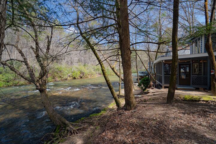 River Prop · River Prop · Spacious Rustic River Cabin 5 BR & 3.5 Bath w ...