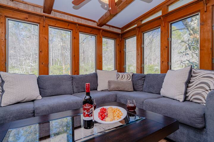 River Prop · River Prop · Spacious Rustic River Cabin 5 BR & 3.5 Bath w ...