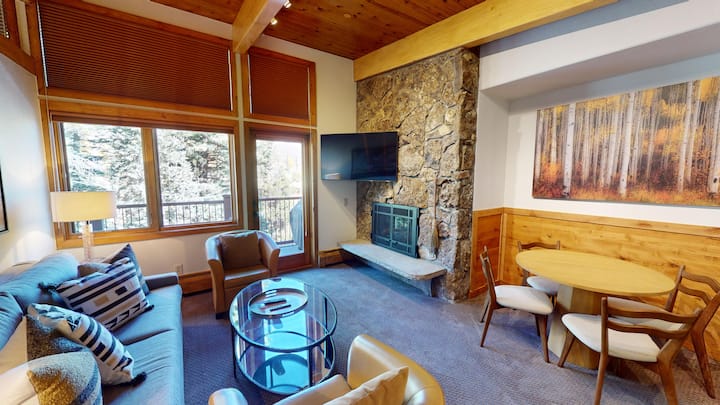 Diamond Condo W/ Creek Views @ Manor Vail - Vail, CO