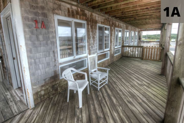 Oceanside Accommodations - Oceanside Standard Room - Buxton, NC