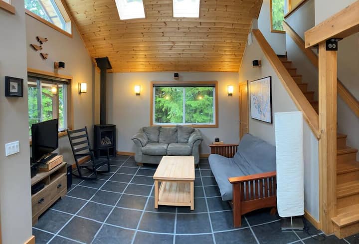 Cox Bay Cabin (Across From Cox Bay With Hot Tub) - Pacific Rim National Park Reserve - Long Beach Unit