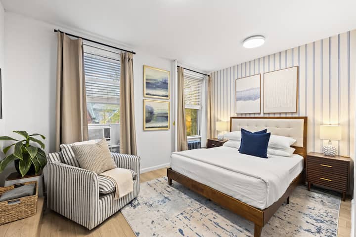 2br In Times Square Near Restaurants, Fifa - Queens, NY