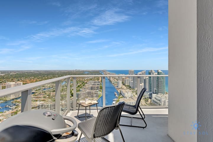 Luxury Penthouse Lifetime Views + Parking - Sunny Isles Beach, FL