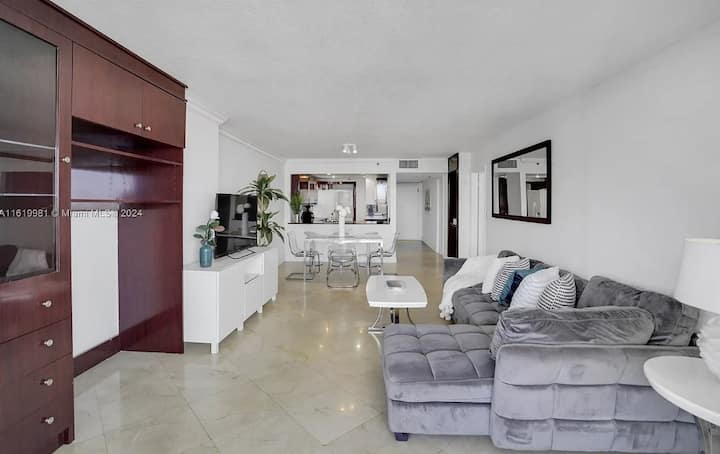 High Rise | Premium Amenities | Bayview | Staycozy - 마이애미