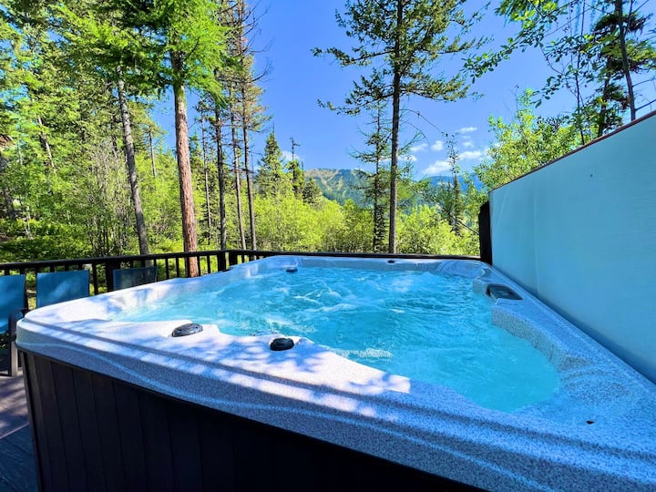 Ski In/ski Out | Hot Tub | 2 King Beds | Fireplace - Whitefish, MT